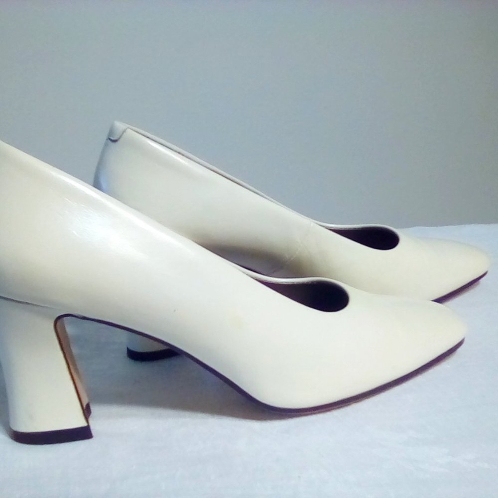 Cream Ivory Off-White Classic Heels Pumps - Gem